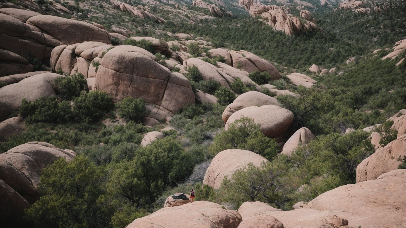 boulder hiking trails - Joey Journeys